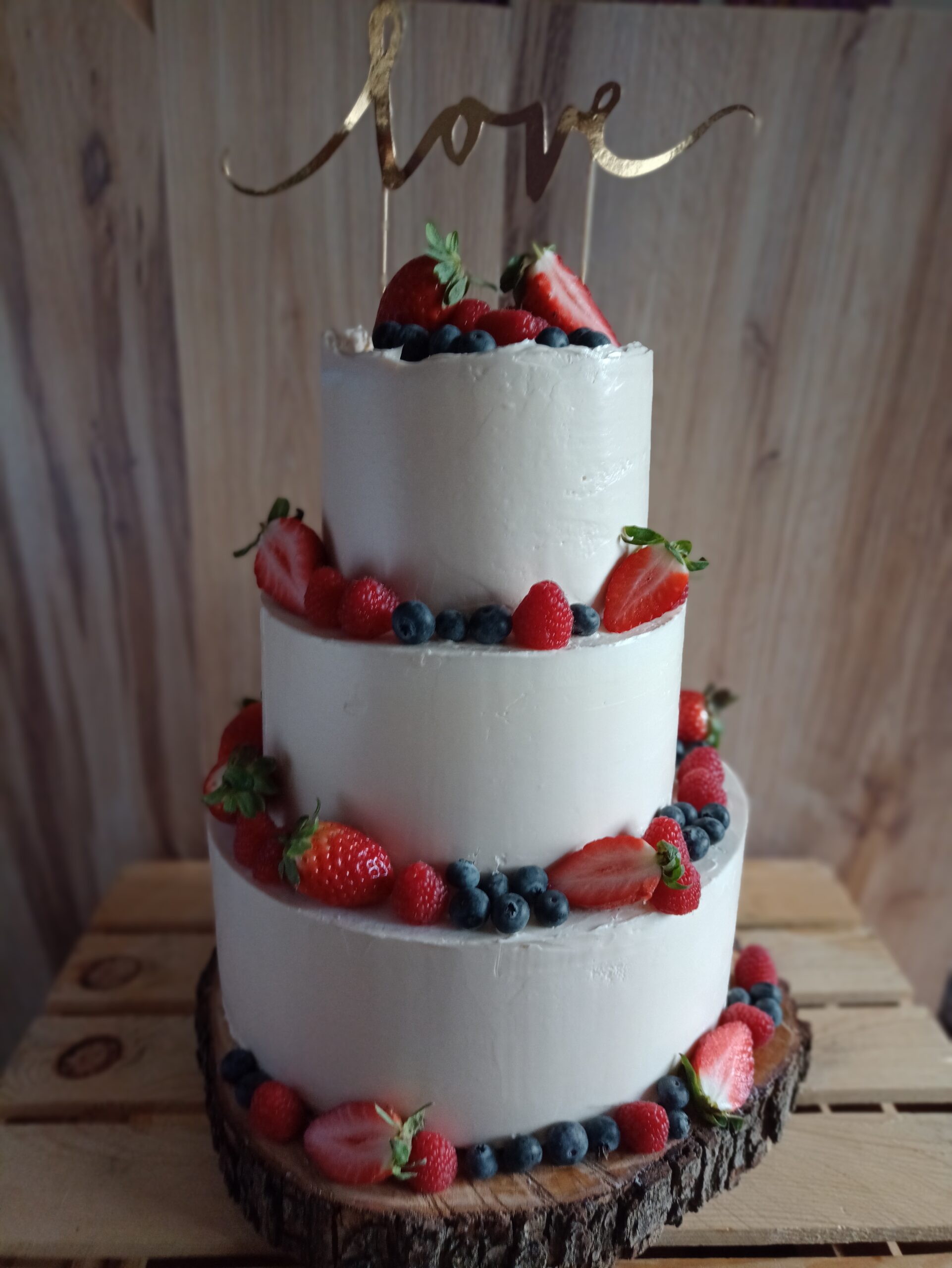 Tort weselny z owocami - PocztaTortowa